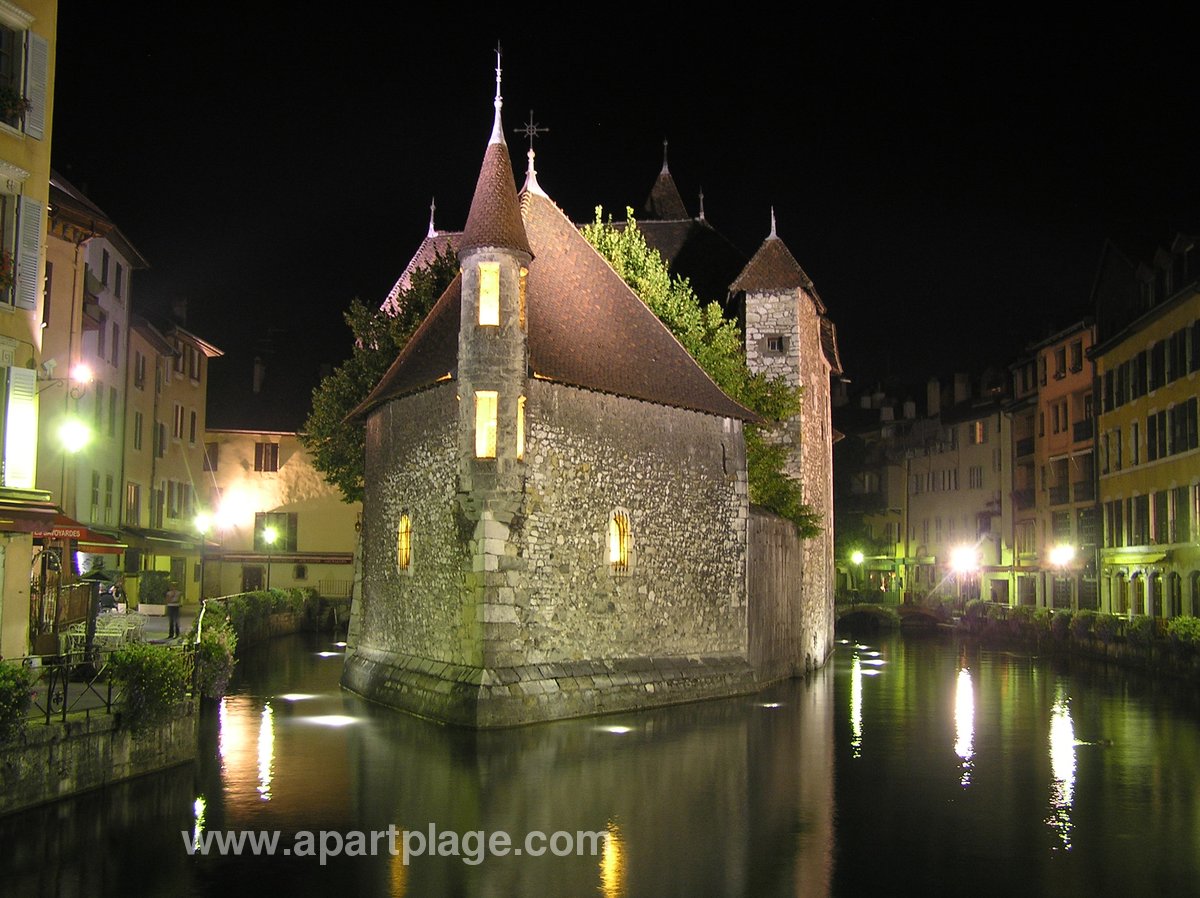 Photo Gallery: Annecy by Night